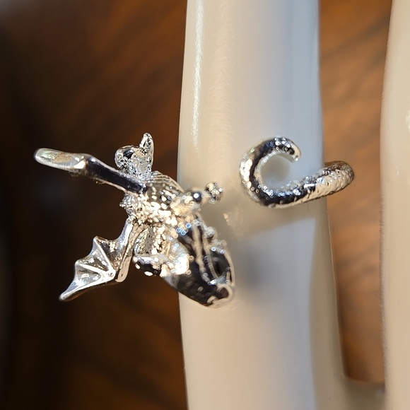 Jewelry | Knitting Loop Crochet Ring Shiny Silver Flying Dragon Design ...